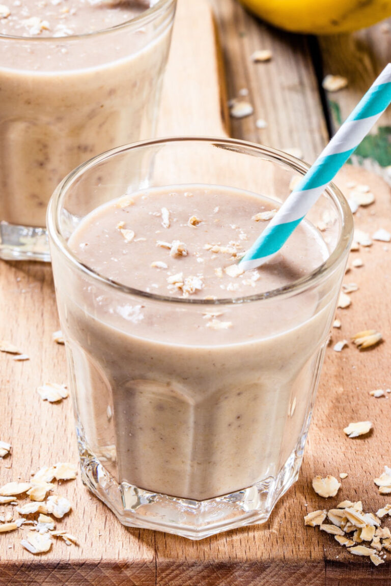 Banana Oatmeal Smoothie- Just 3 Ingredients! - Earth Blokes